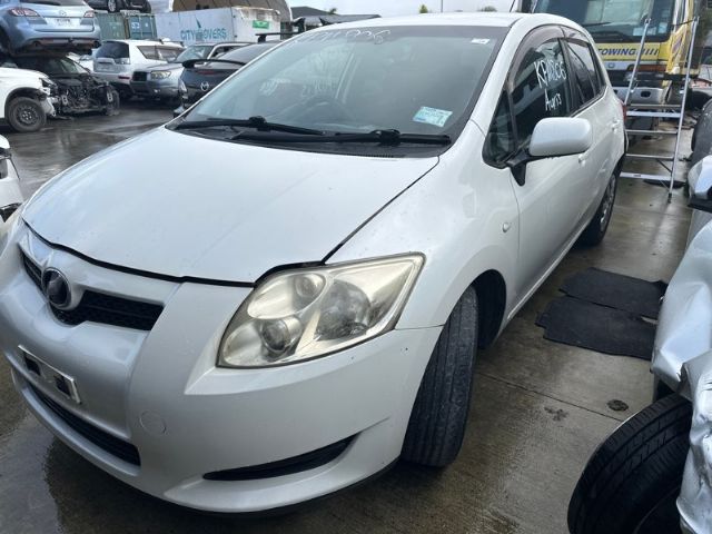 Wrecking Toyota Auris NZE151